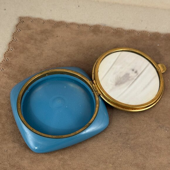 Vintage | Bags | Vintage Art Deco Blue Bakelite Powder Compact With A ...
